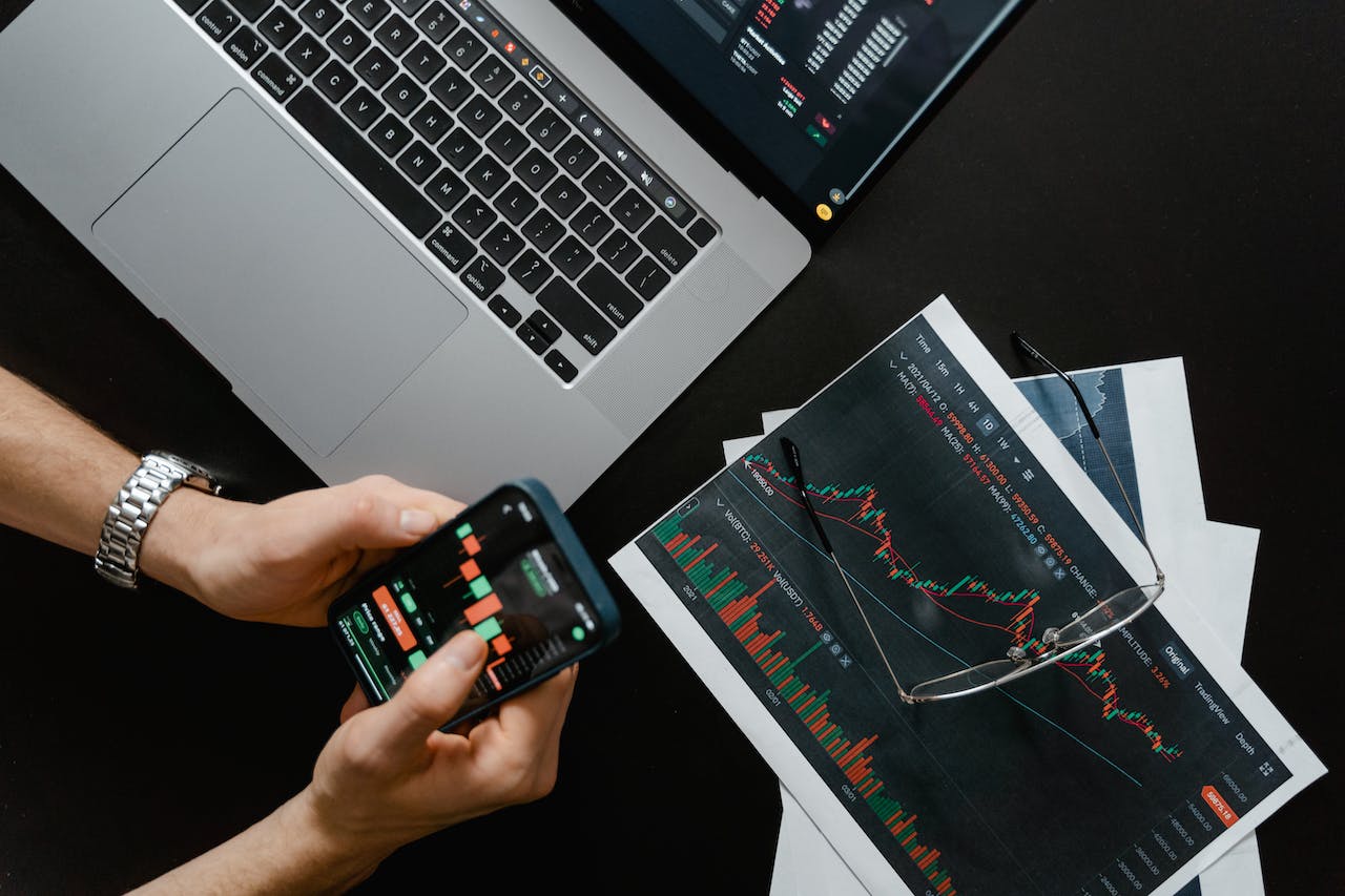 Tips for Selecting the Right Broker in the Indian Market - Phoenix Forex Tips for Selecting the Right Broker in the Indian Market - Phoenix Forex